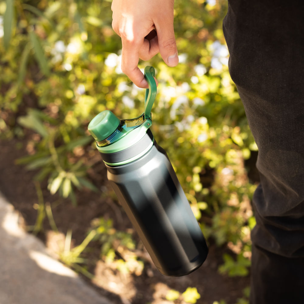 Botella de Agua Metálico con Manila 670 ml - Casaideas Peru